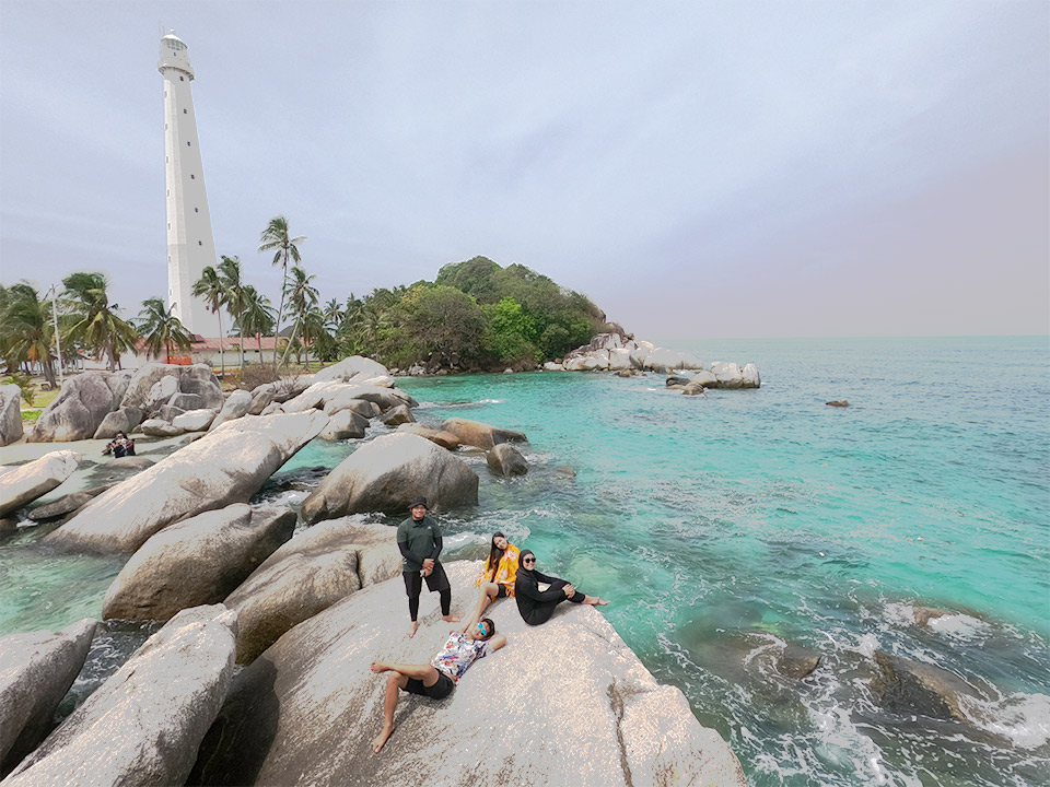 Wisata di Pulau Lengkuas Nan Exotic - Agatha Tour